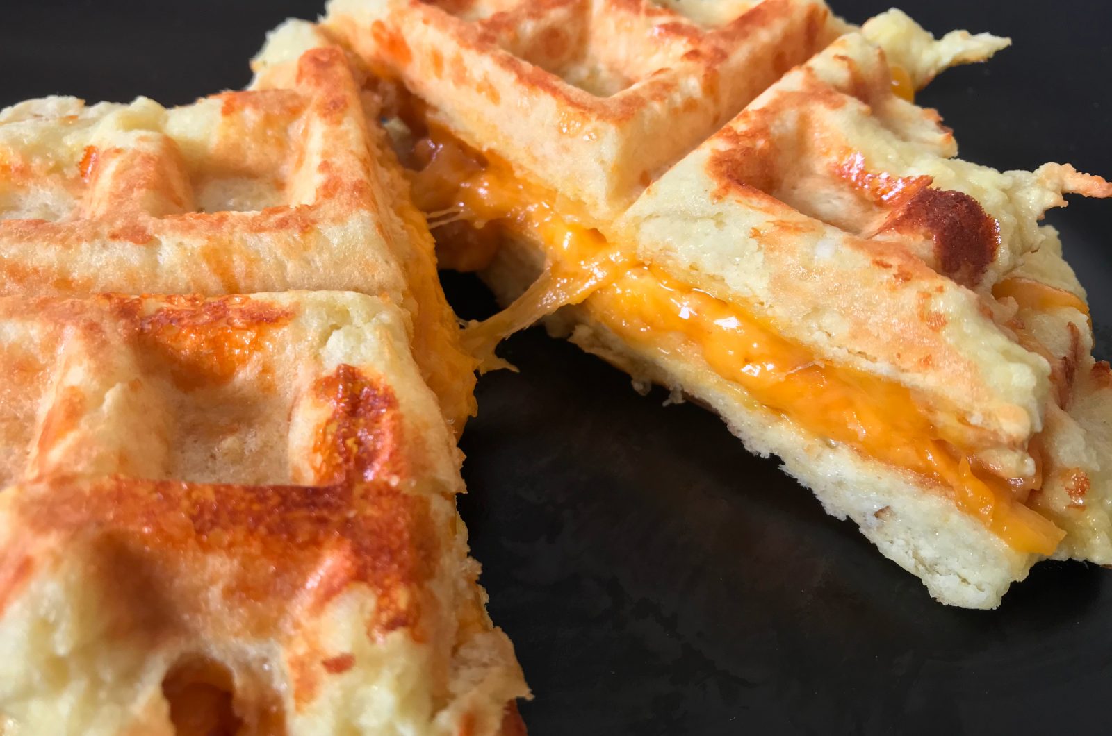 Keto grilled cheese chaffles - Keto Panamá